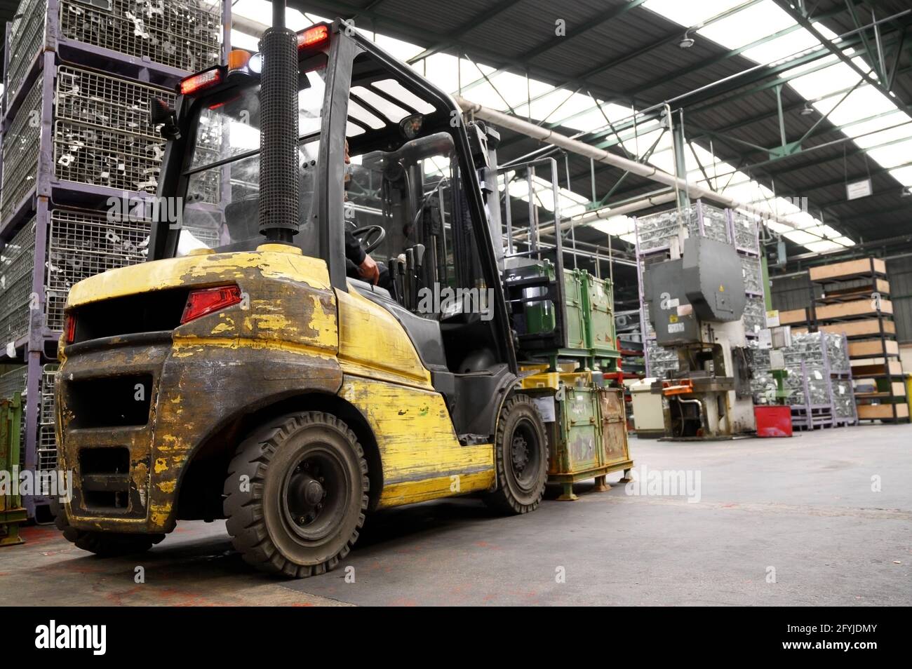 Forklift truck and warehouse hi-res stock photography and images - Alamy