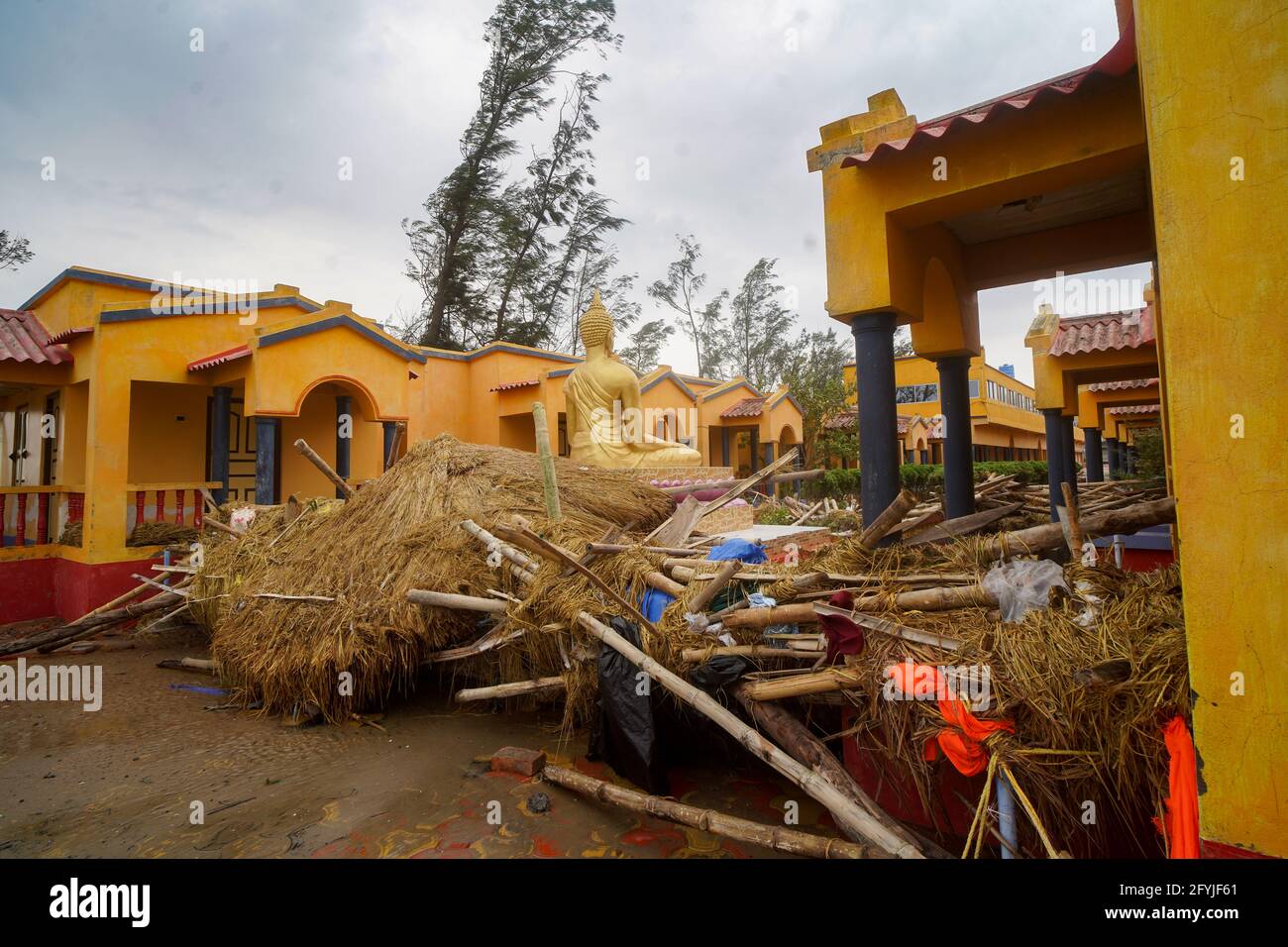 Tropical cyclone impacts hi-res stock photography and images - Alamy