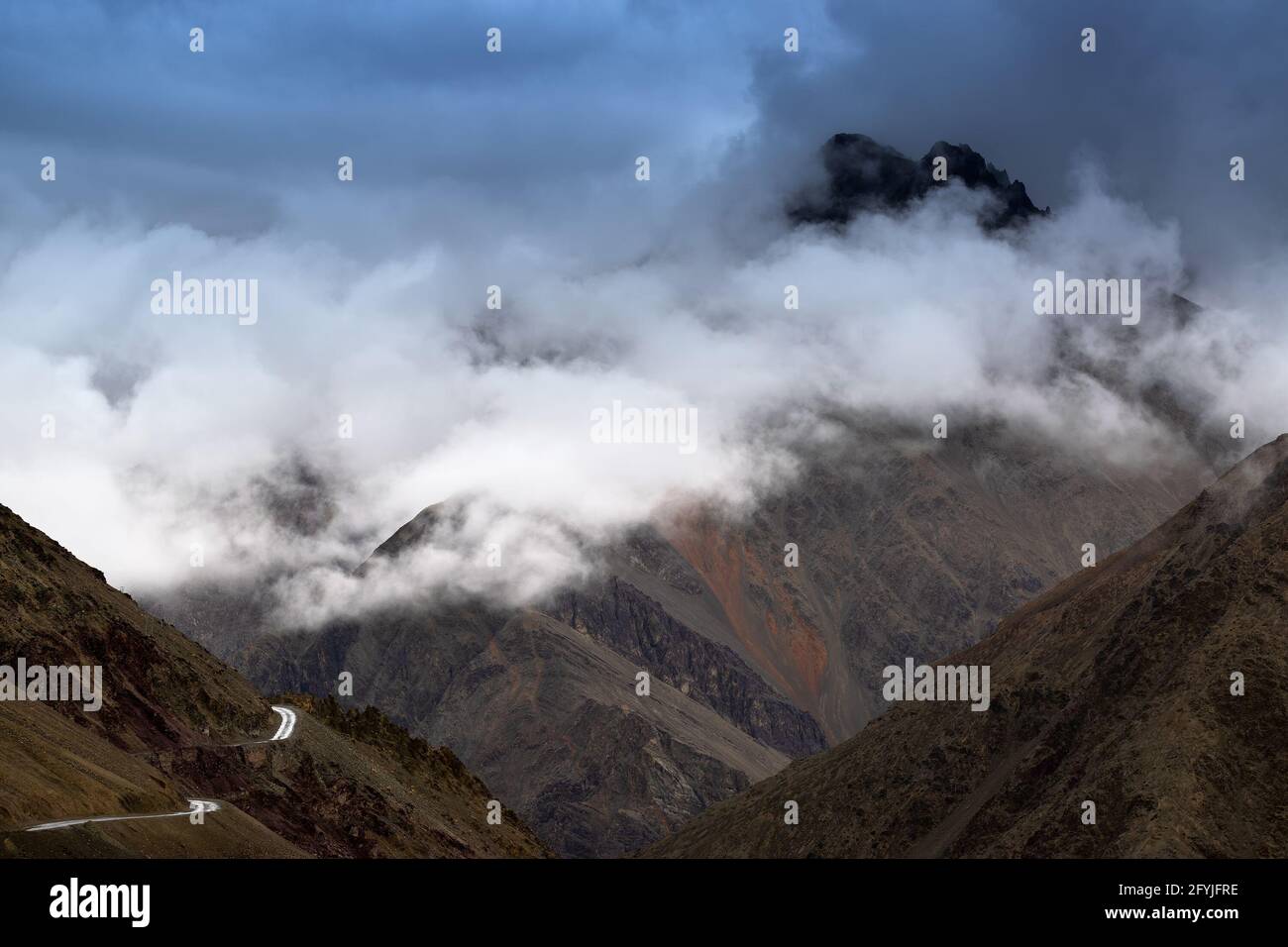 Zojila, india hi-res stock photography and images - Alamy
