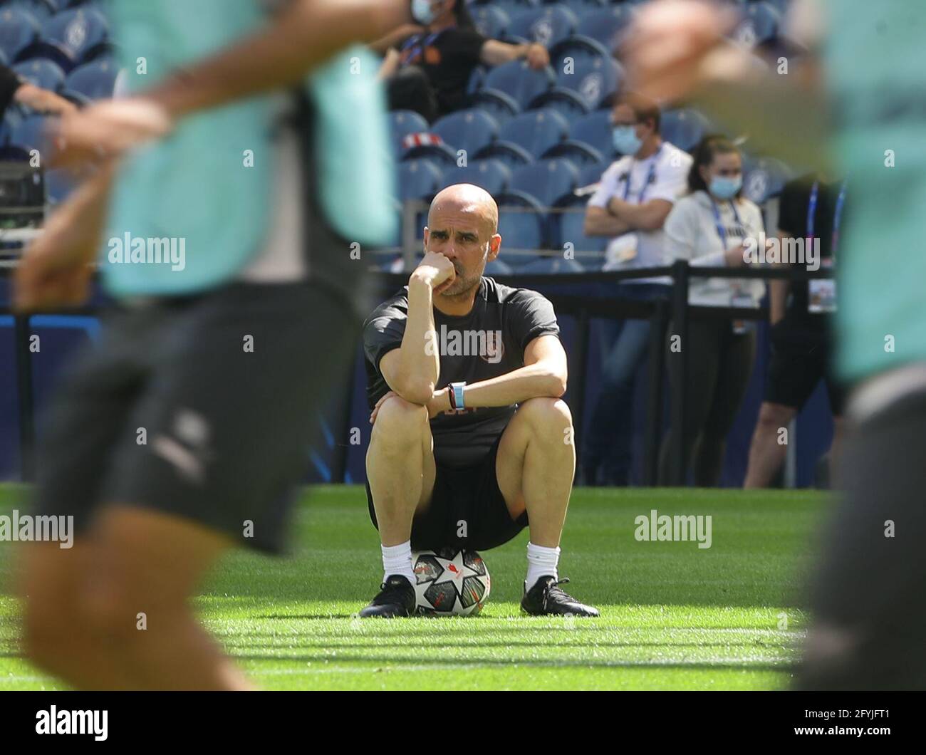 Manchester city pep guardiola training hi-res stock photography and ...