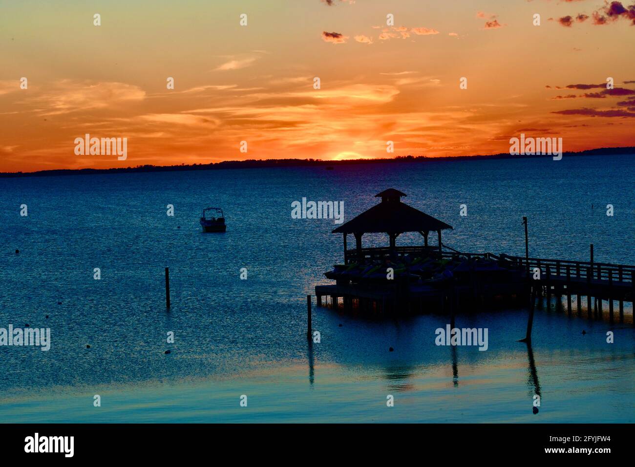 great sun set over water Stock Photo - Alamy