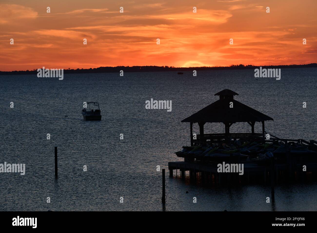 great sun set over water Stock Photo - Alamy