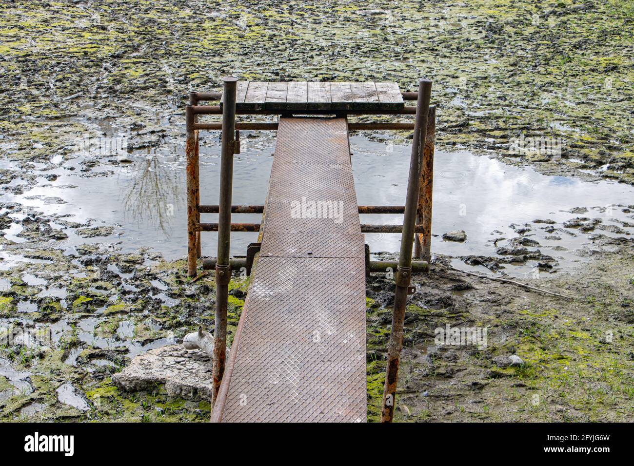 Pond construction hi-res stock photography and images - Alamy