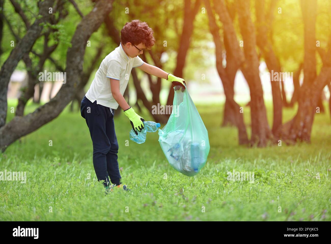 Person garbage waste container hi-res stock photography and images - Alamy