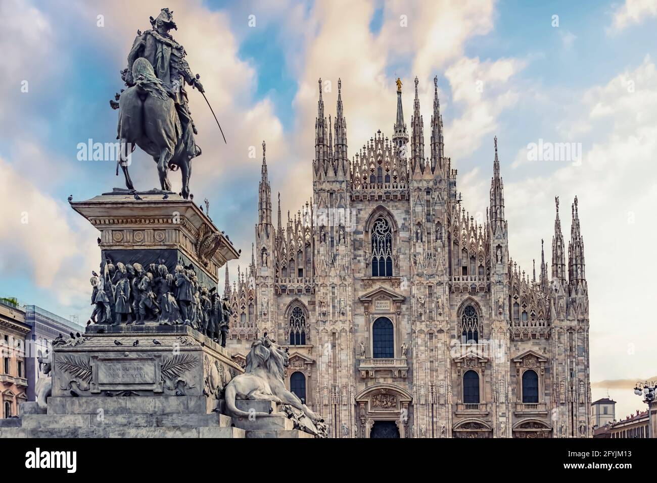 Milan architecture hi-res stock photography and images - Alamy