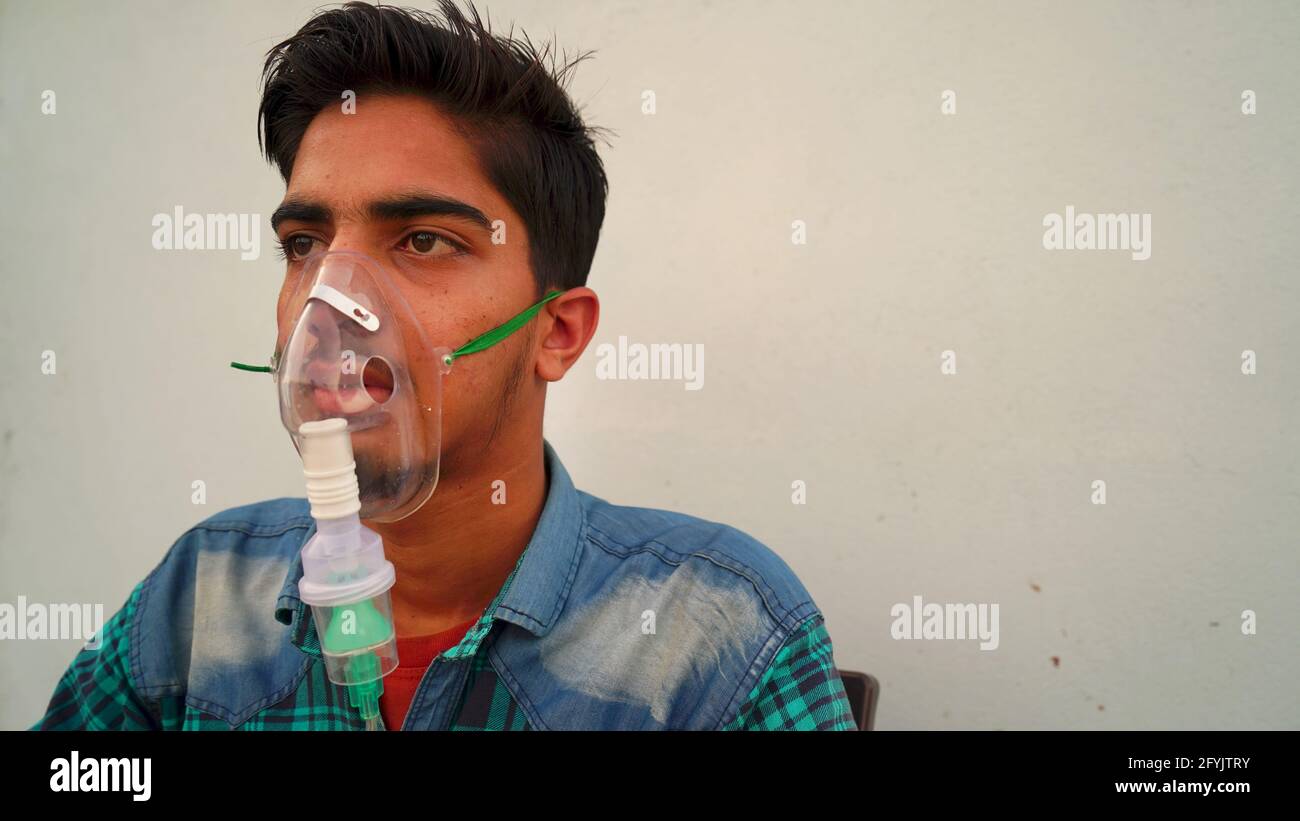 Difficulty breathing hi-res stock photography and images - Alamy