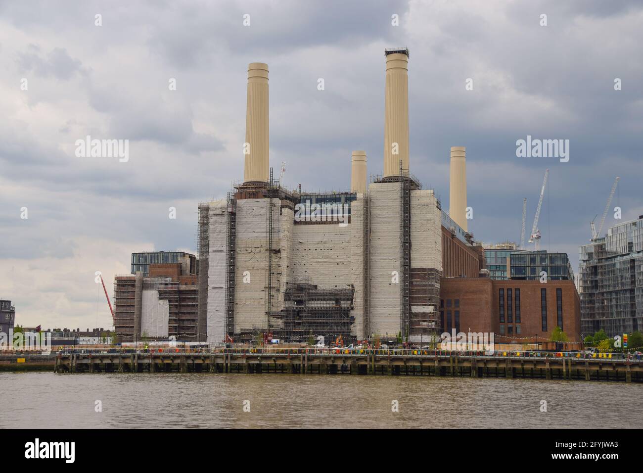 Fulham power station hi-res stock photography and images - Alamy