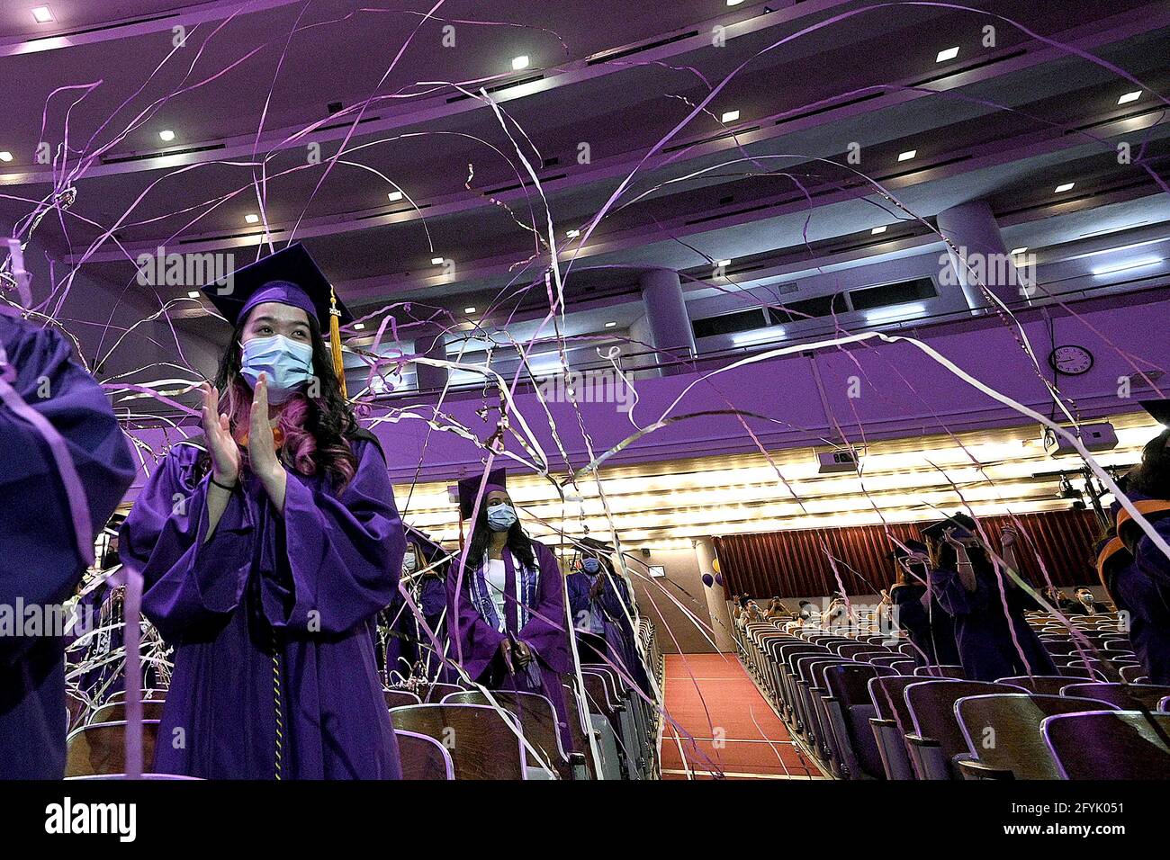 Nursing graduation hi-res stock photography and images - Alamy