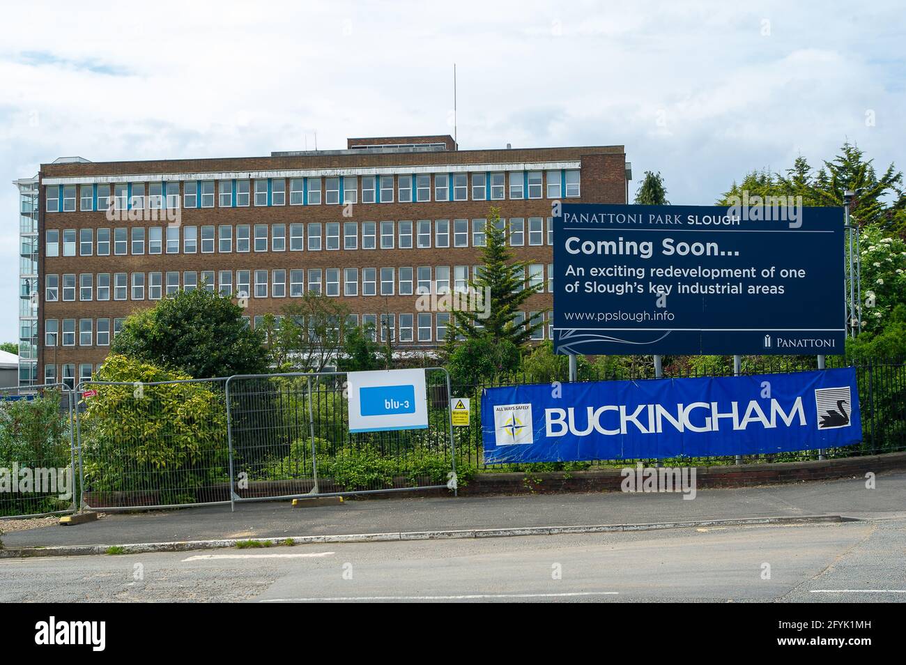 Ici dulux paint factory slough hi-res stock photography and images - Alamy