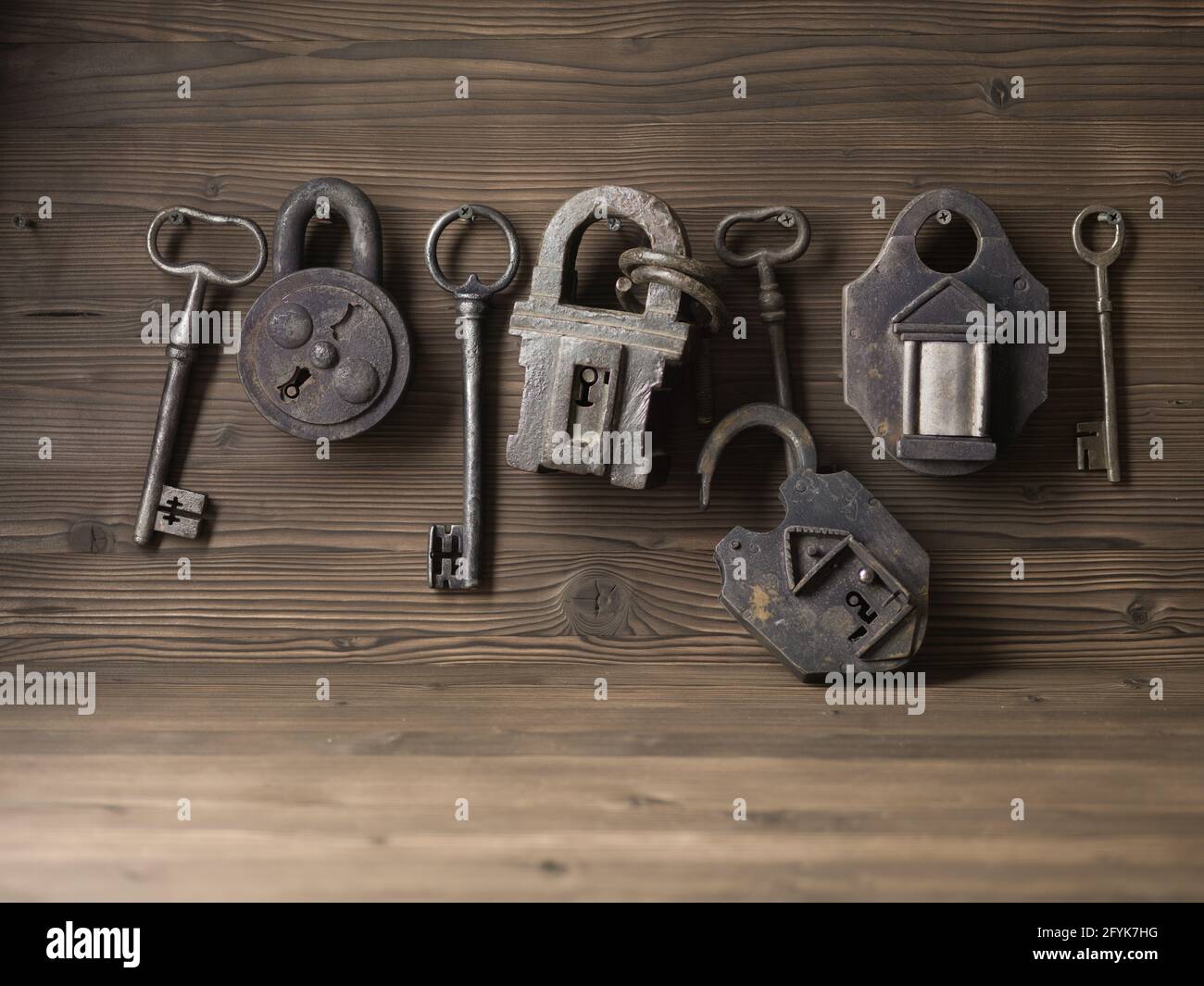 Medieval lock and key hi-res stock photography and images - Alamy