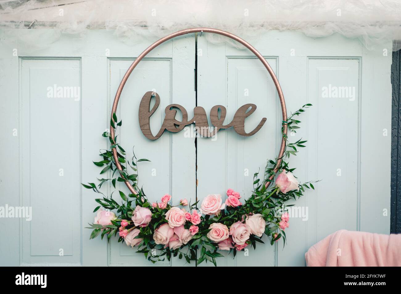 Floral love decoration as wedding reception backdrop Stock Photo - Alamy