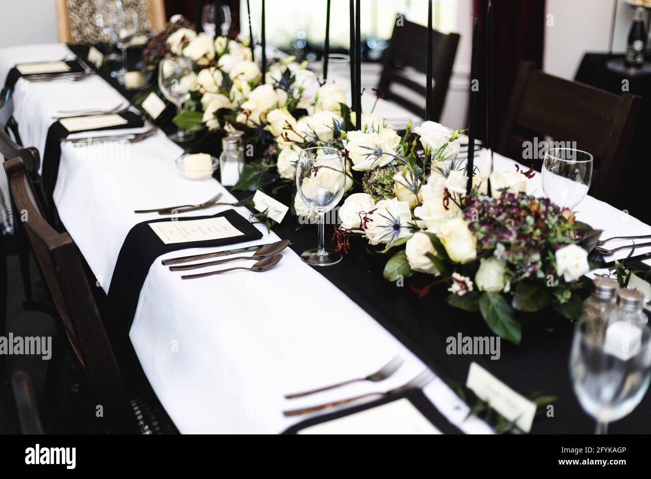 Formal dinner party hi-res stock photography and images - Alamy