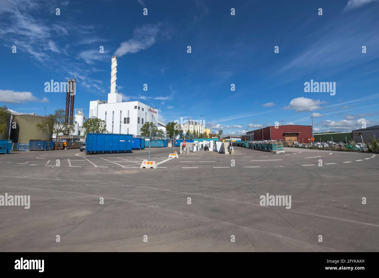 Waste recycling station street hi-res stock photography and images - Alamy