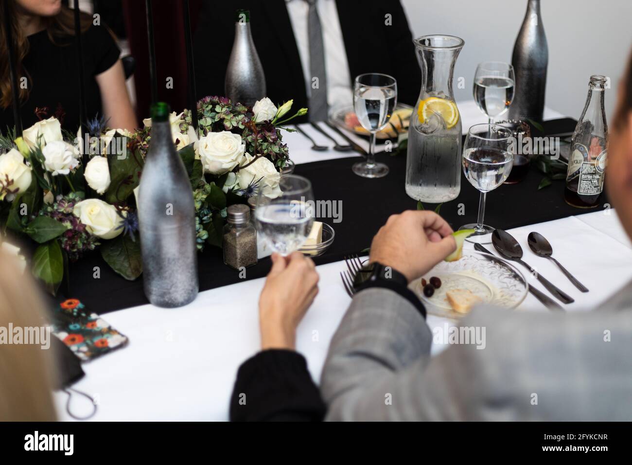 Formal dinner party hi-res stock photography and images - Alamy