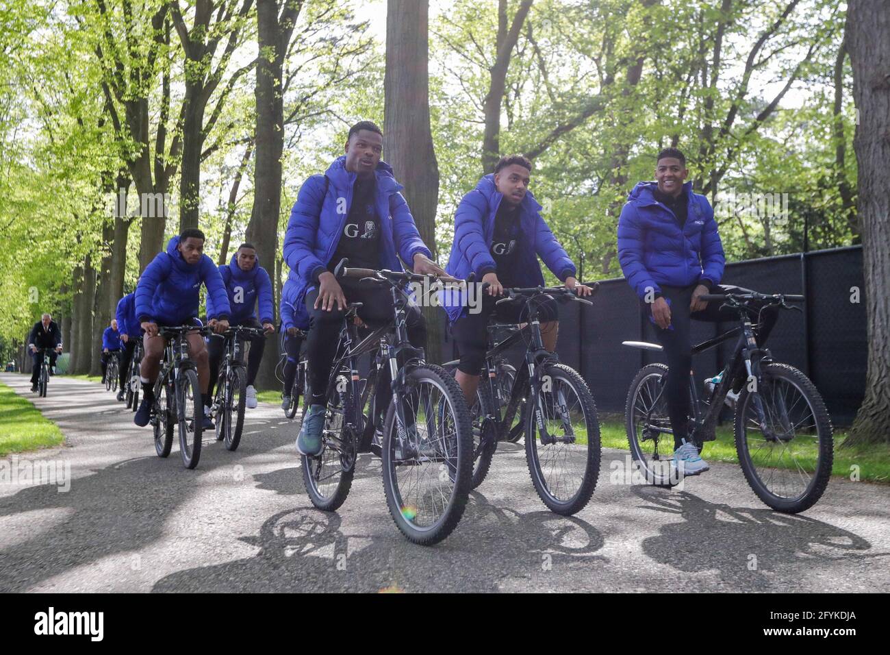 ZEIST, NETHERLANDS - MAY 28: Denzel Dumfries of Netherlands, Donyell ...