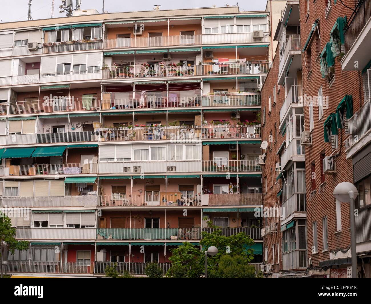 POOR NEIGHBORHOOD STREET WITH CLOTHES AND GARBAGE Stock Photo - Alamy