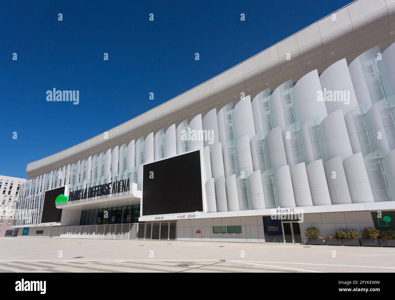 Paris la defense arena hi-res stock photography and images - Alamy