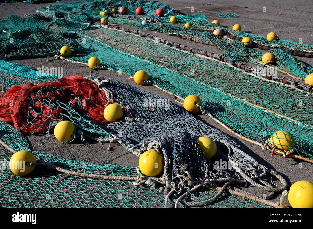Manufacturing fishing nets hi-res stock photography and images - Alamy