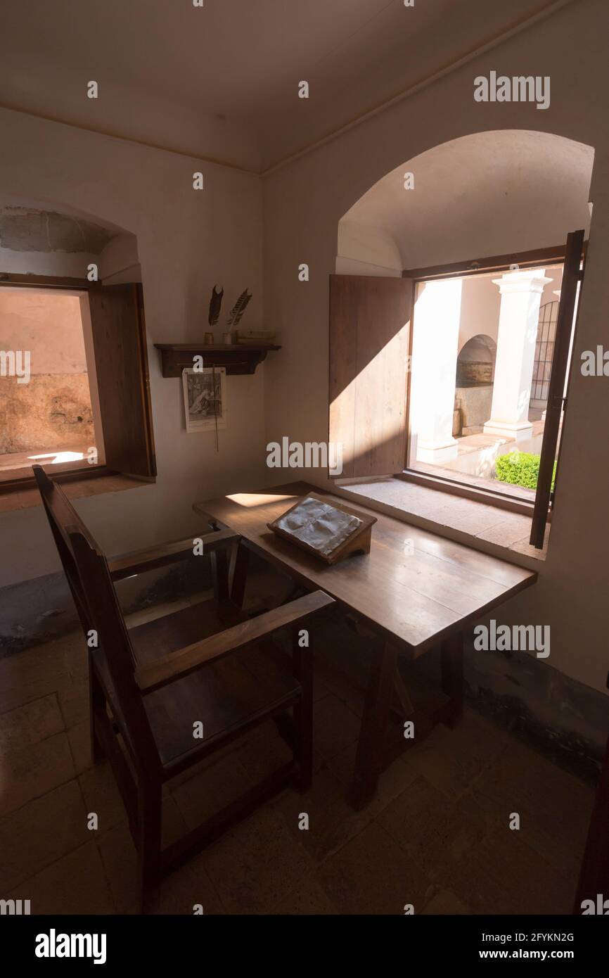 Medieval monk cell hi-res stock photography and images - Alamy