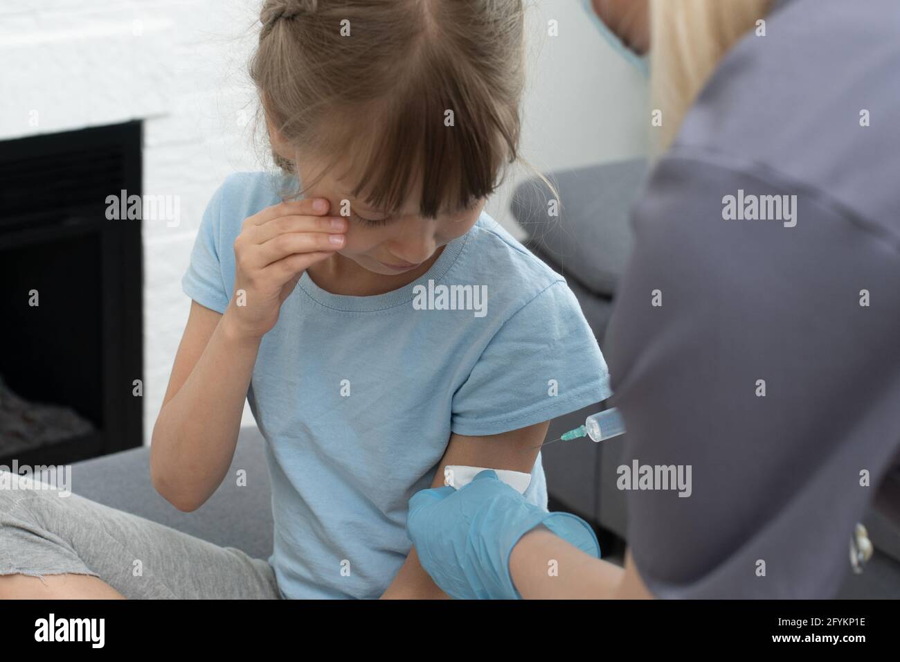 Baby injection cry hi-res stock photography and images - Alamy
