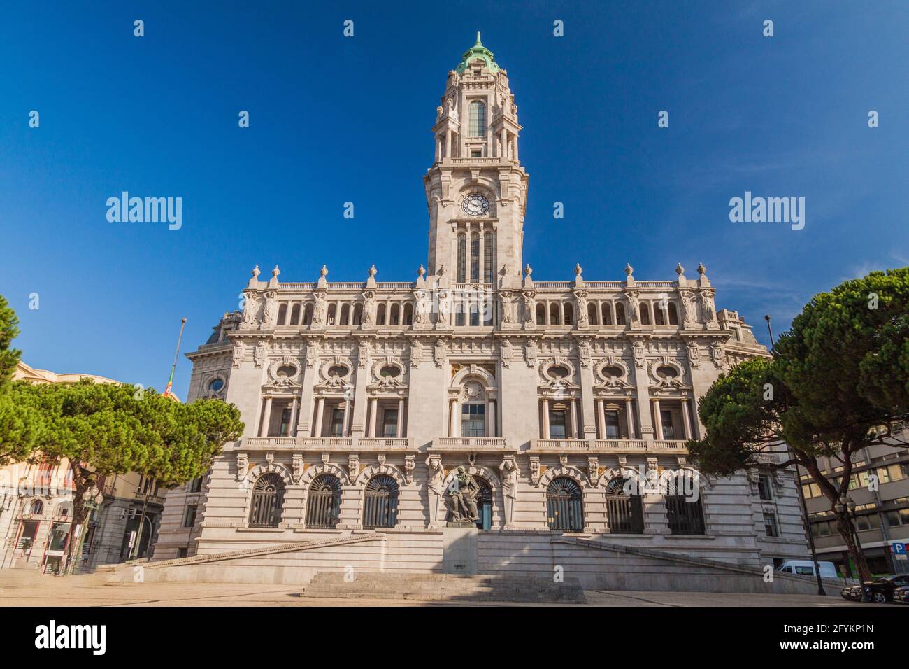 City hall of porto hi-res stock photography and images - Alamy