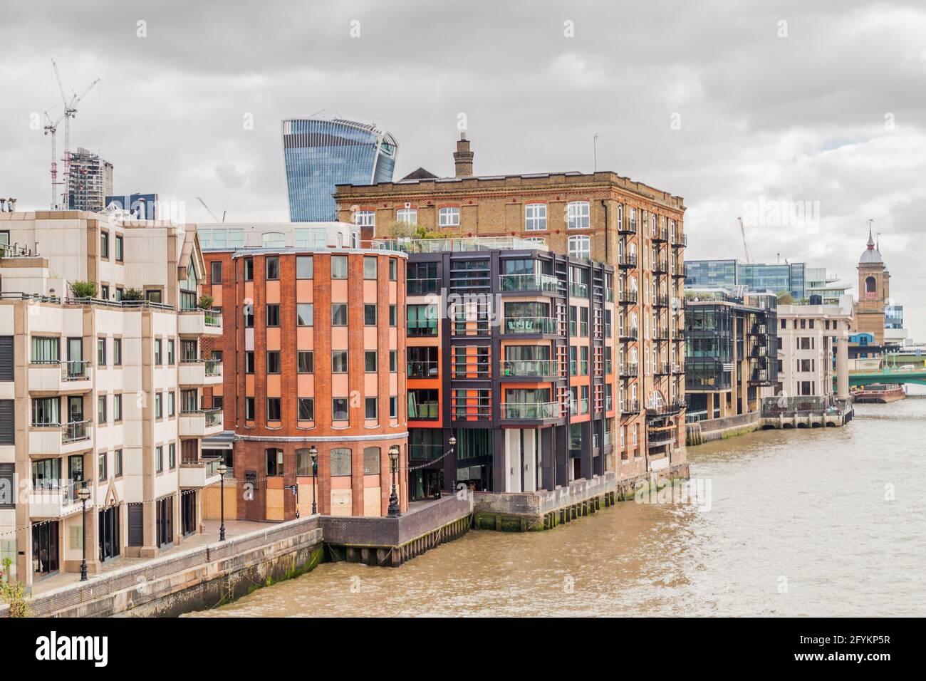 River Thames and riverside buildings in the center of London, United ...