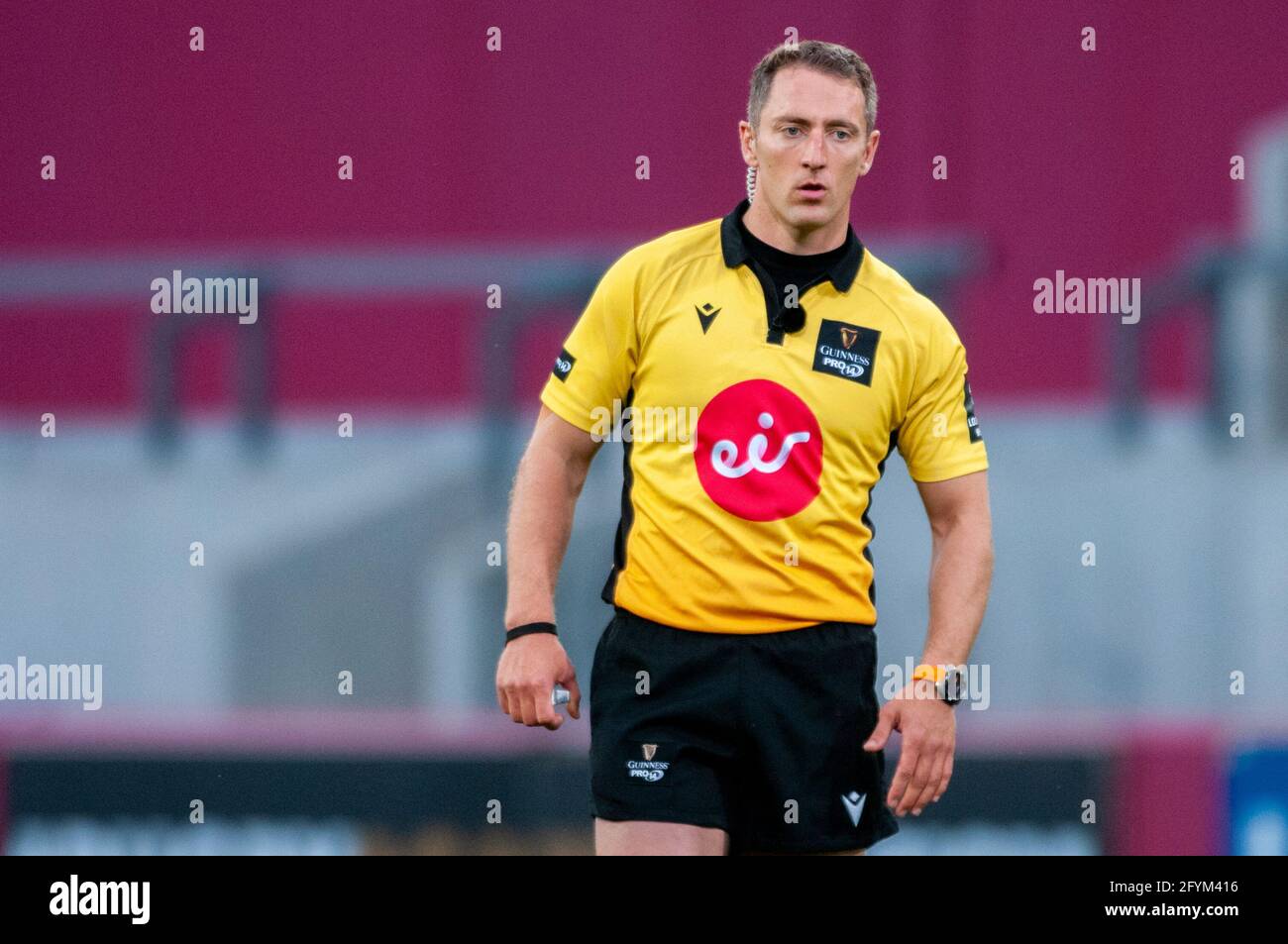 Mike adamson referee hi-res stock photography and images - Alamy
