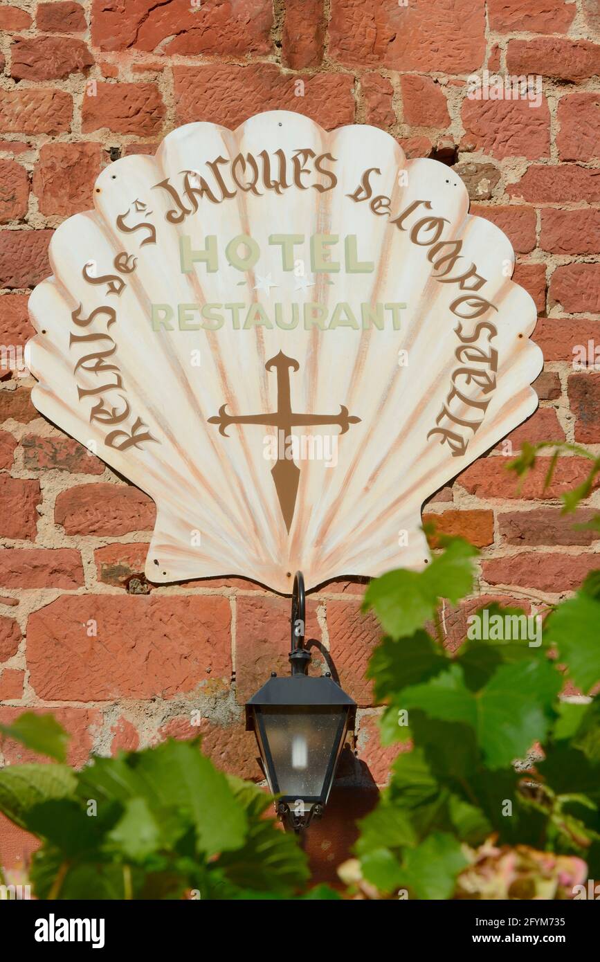 Un des plus beaux village de france hi-res stock photography and images ...