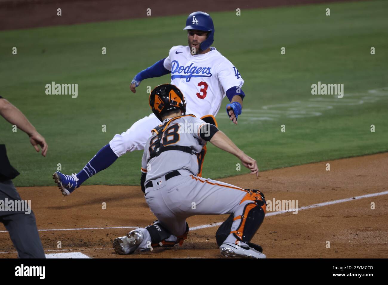 May 28, 2021: Los Angeles Dodgers left fielder Chris Taylor (3) tries ...