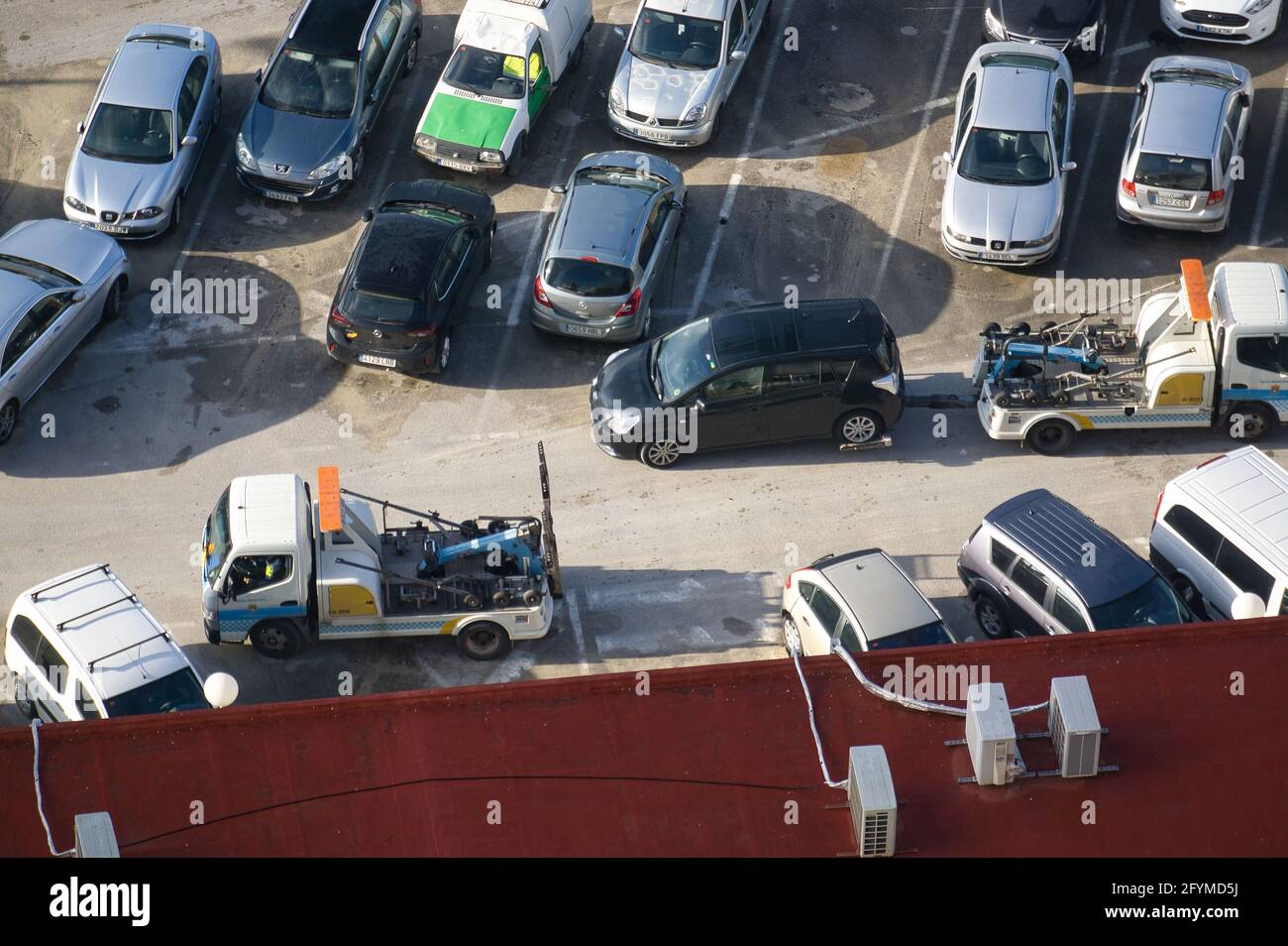 Car police tow truck hi-res stock photography and images - Alamy