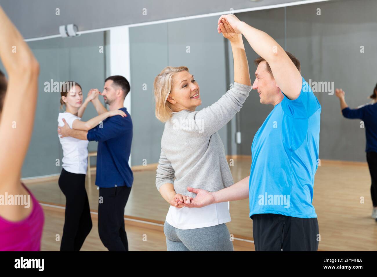 Attractive couple dancing social hi-res stock photography and images ...