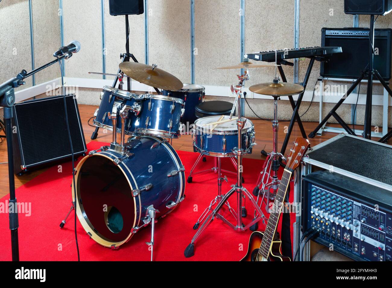 Empty rock concert rehearsal hi-res stock photography and images - Alamy