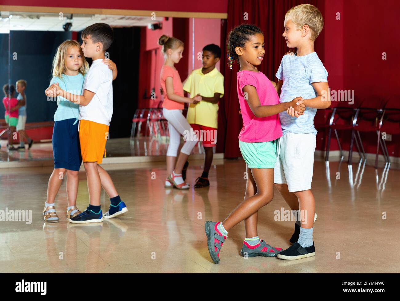 Elementary school classroom dancing hi-res stock photography and images ...