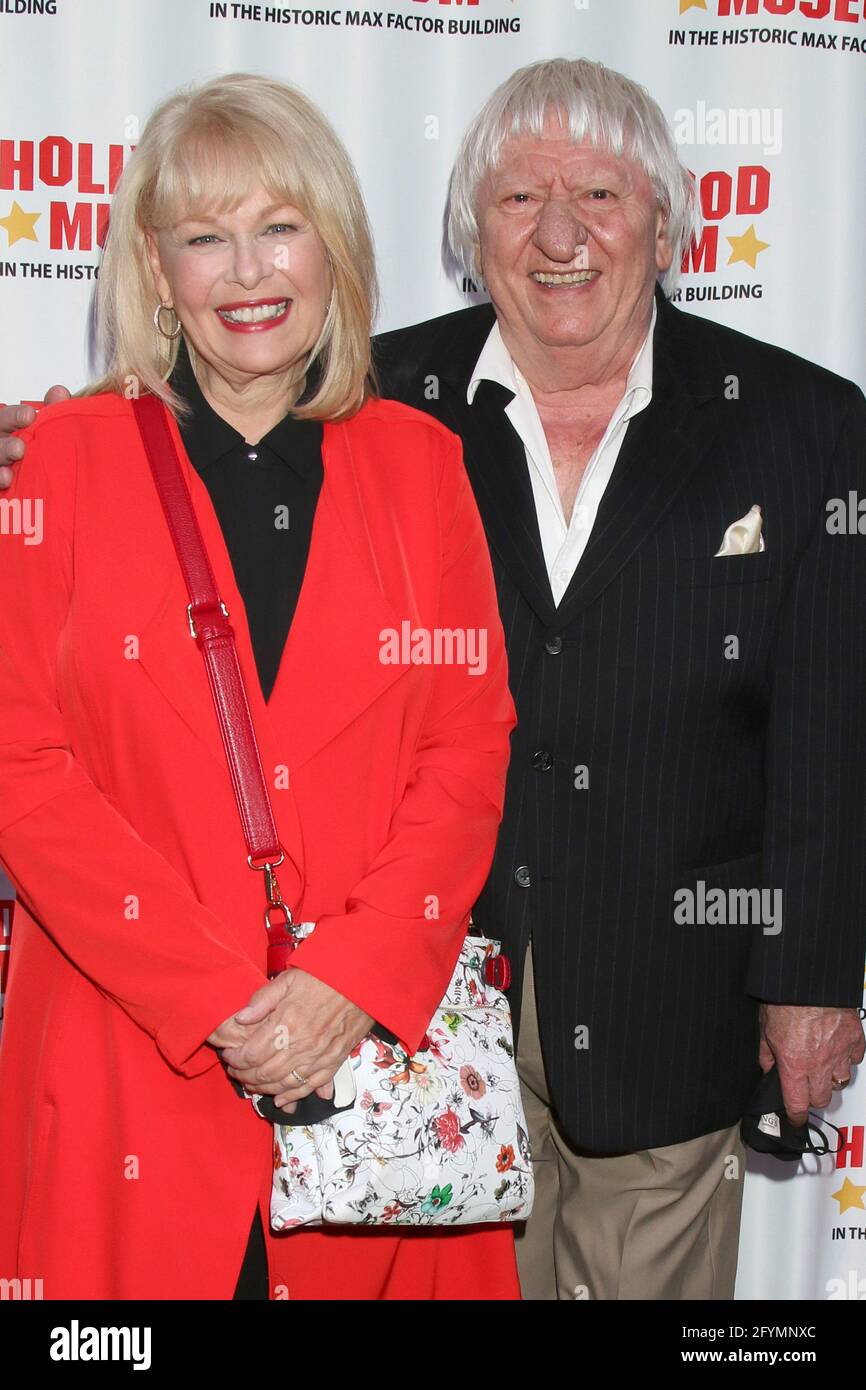 LOS ANGELES - May 28: Ilene Graff and Ben Lanzarone at the Hollywood ...