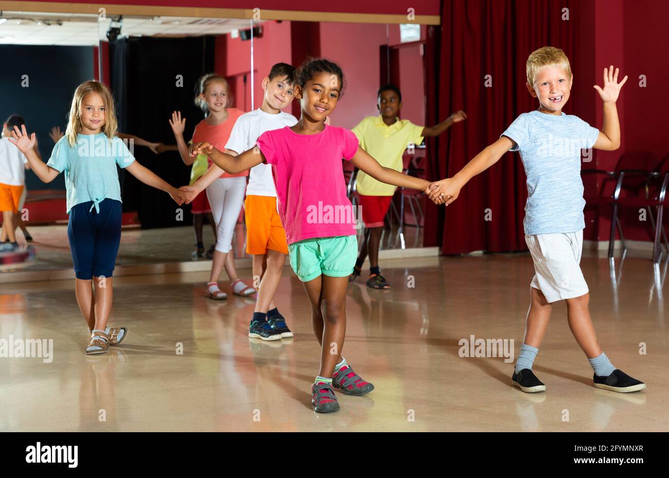 Boys girls dancing african american hi-res stock photography and images ...
