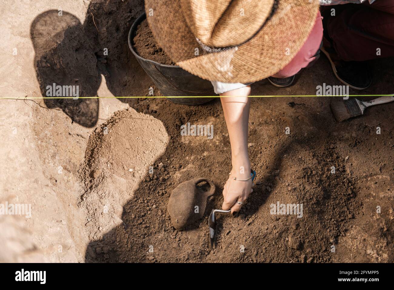 Archaeologist dig hi-res stock photography and images - Alamy