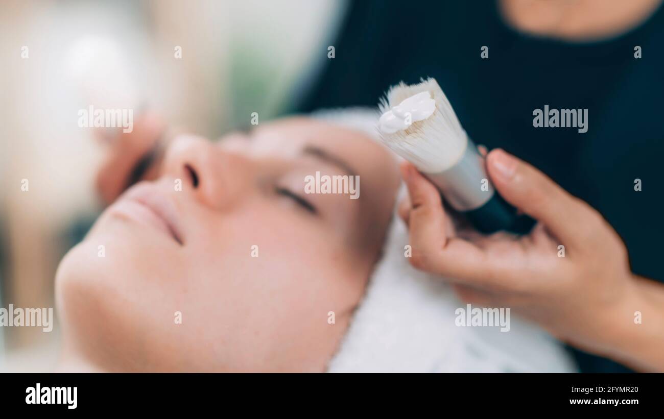 Cleansing face foam hi-res stock photography and images - Alamy