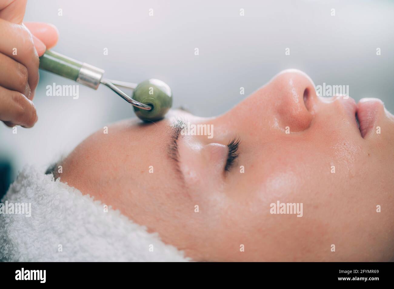 Jade stone hand hi-res stock photography and images - Alamy