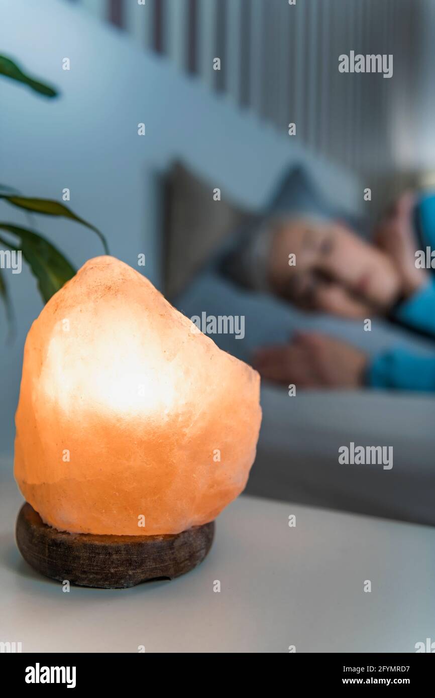 Himalayan salt lamp hi-res stock photography and images - Alamy