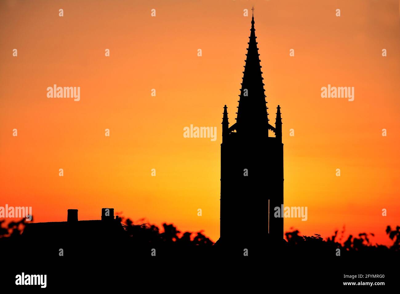 FRANCE. GIRONDE (33) SAINT-EMILLION MEDIEVAL VILLAGE. MONOLITH CHURCH ...