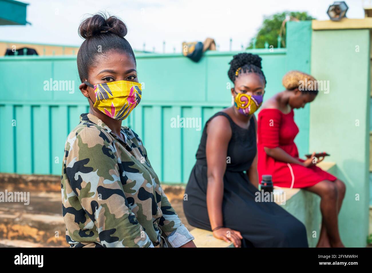 People wearing masks africa hi-res stock photography and images - Alamy