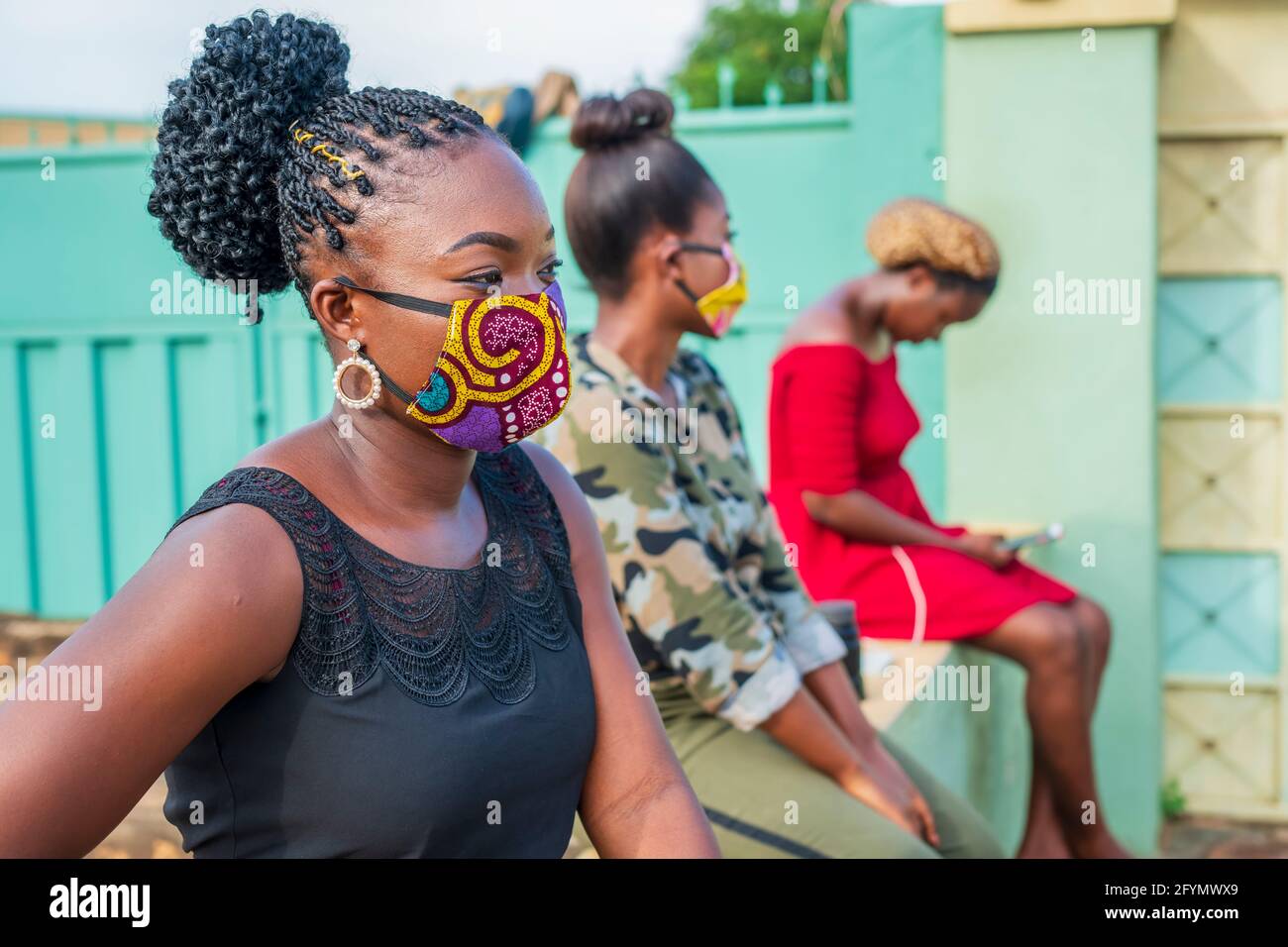 People wearing masks africa hi-res stock photography and images - Alamy