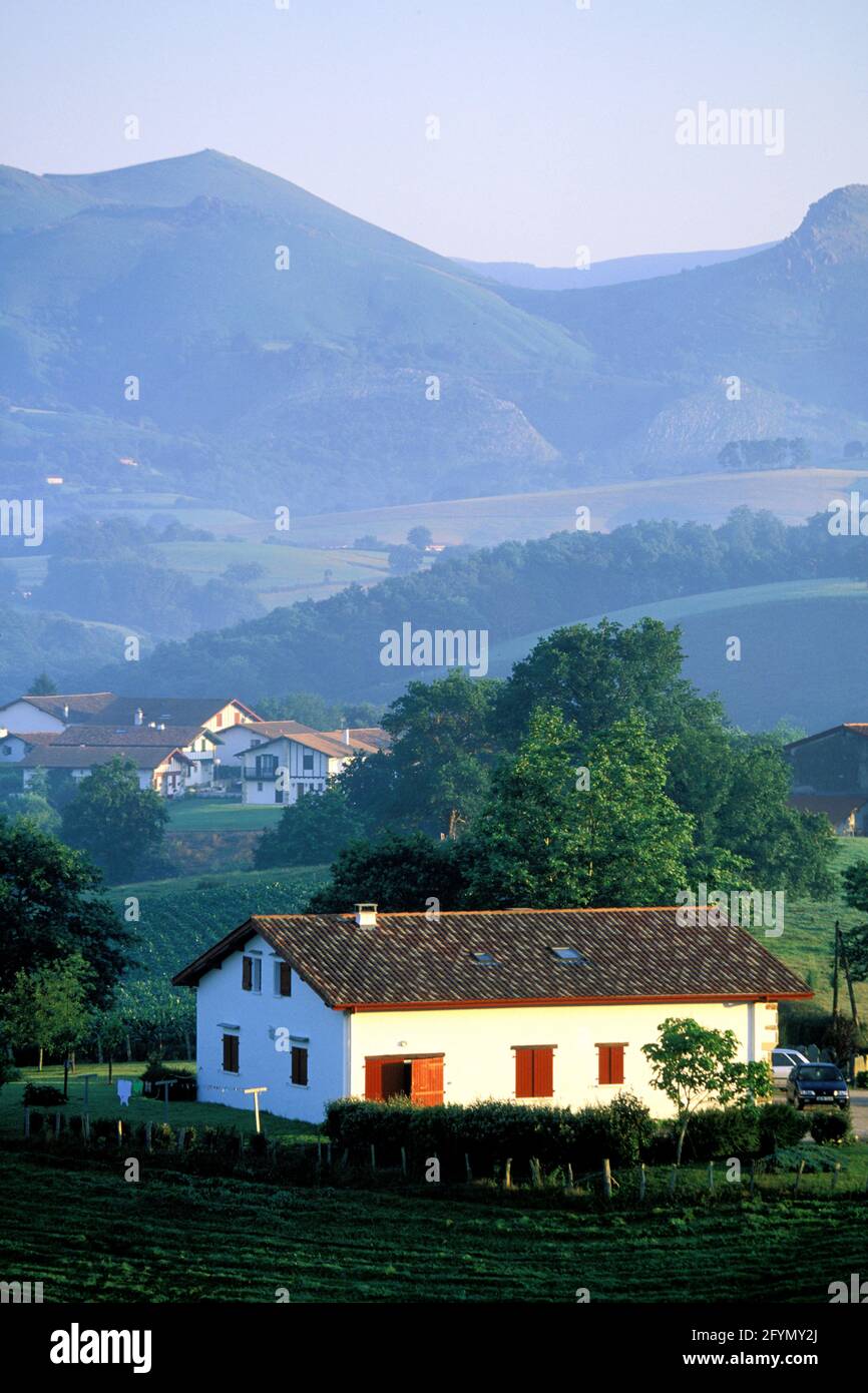 FRANCE. PYRENEES-ATLANTIQUES (64) BASQUE COUNTRY. HOUSES IN SARE ...
