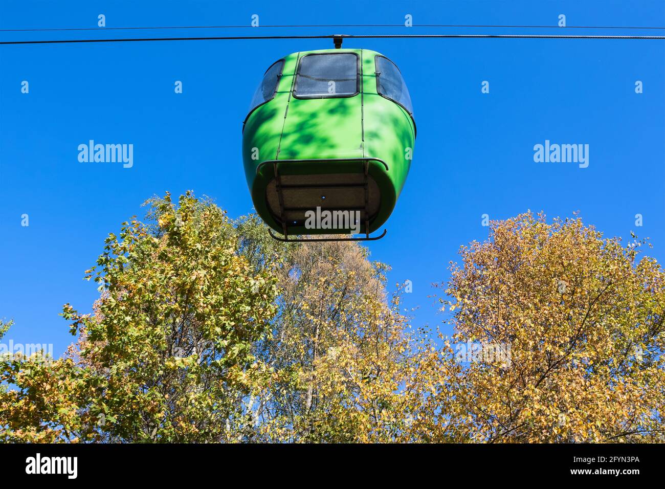 Cable car cabin cabins hi-res stock photography and images - Alamy