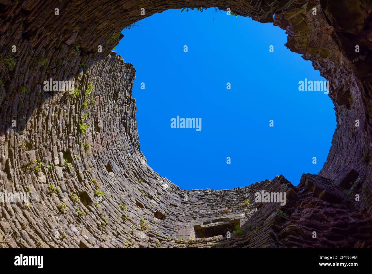 Looking up inside the Inner Gatehouse Tower of White Castle ...