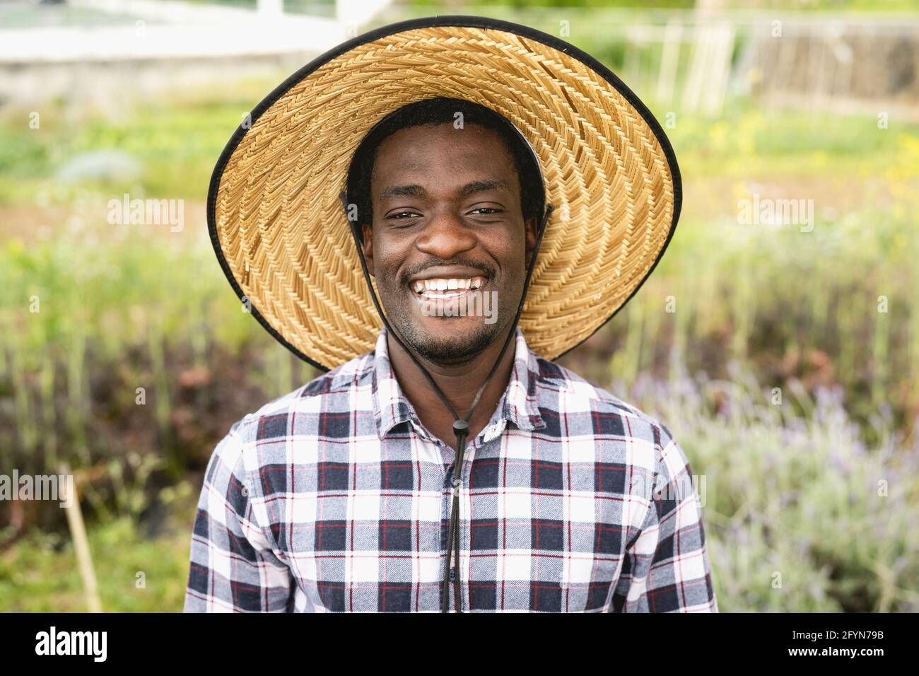 African farm worker hi-res stock photography and images - Alamy