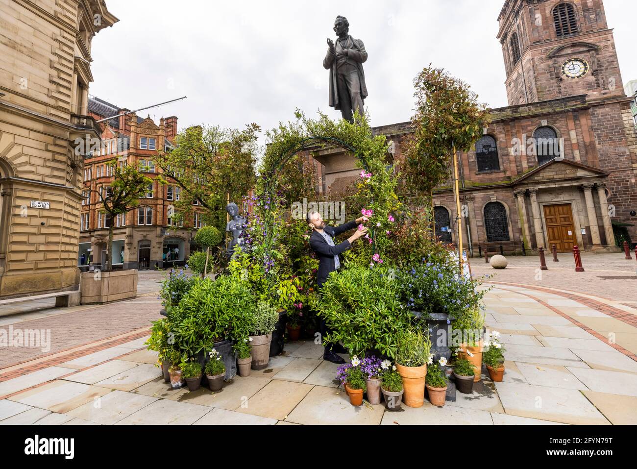 Richard Cobden Statue High Resolution Stock Photography and Images - Alamy