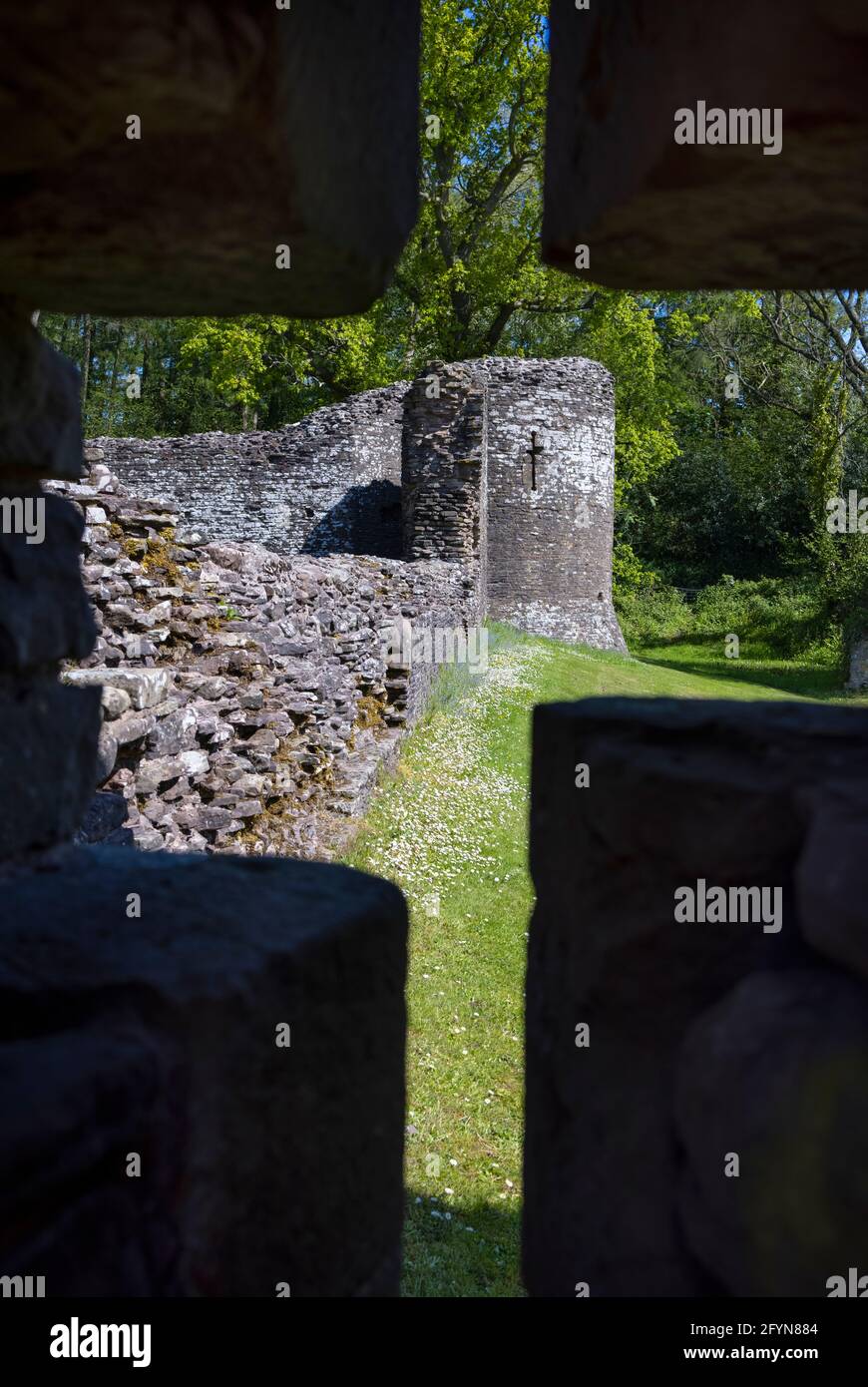 Arrow loop hi-res stock photography and images - Alamy