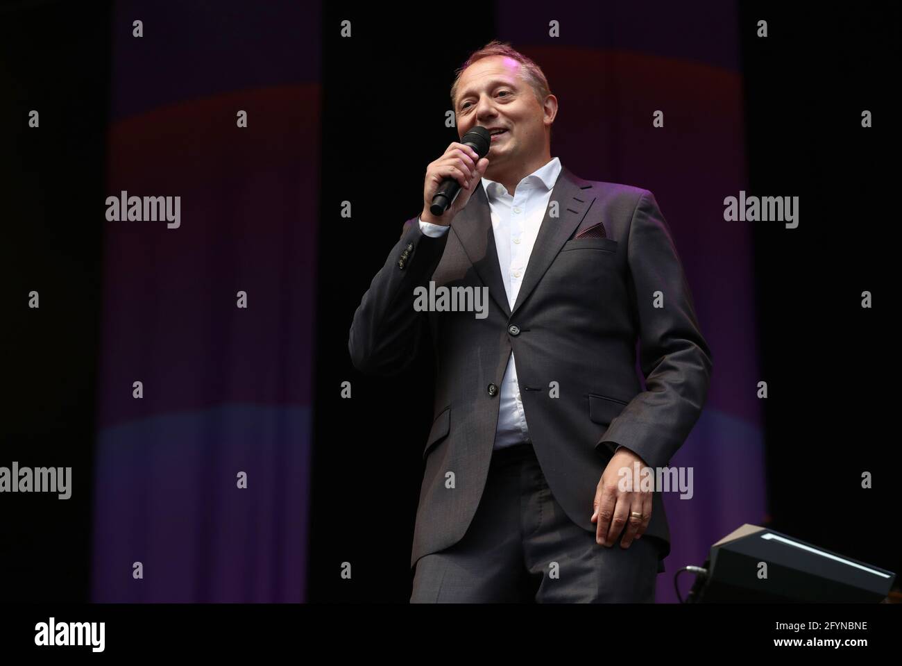 Magnus Carlson, singer and songwriter, during a concert Stock Photo - Alamy