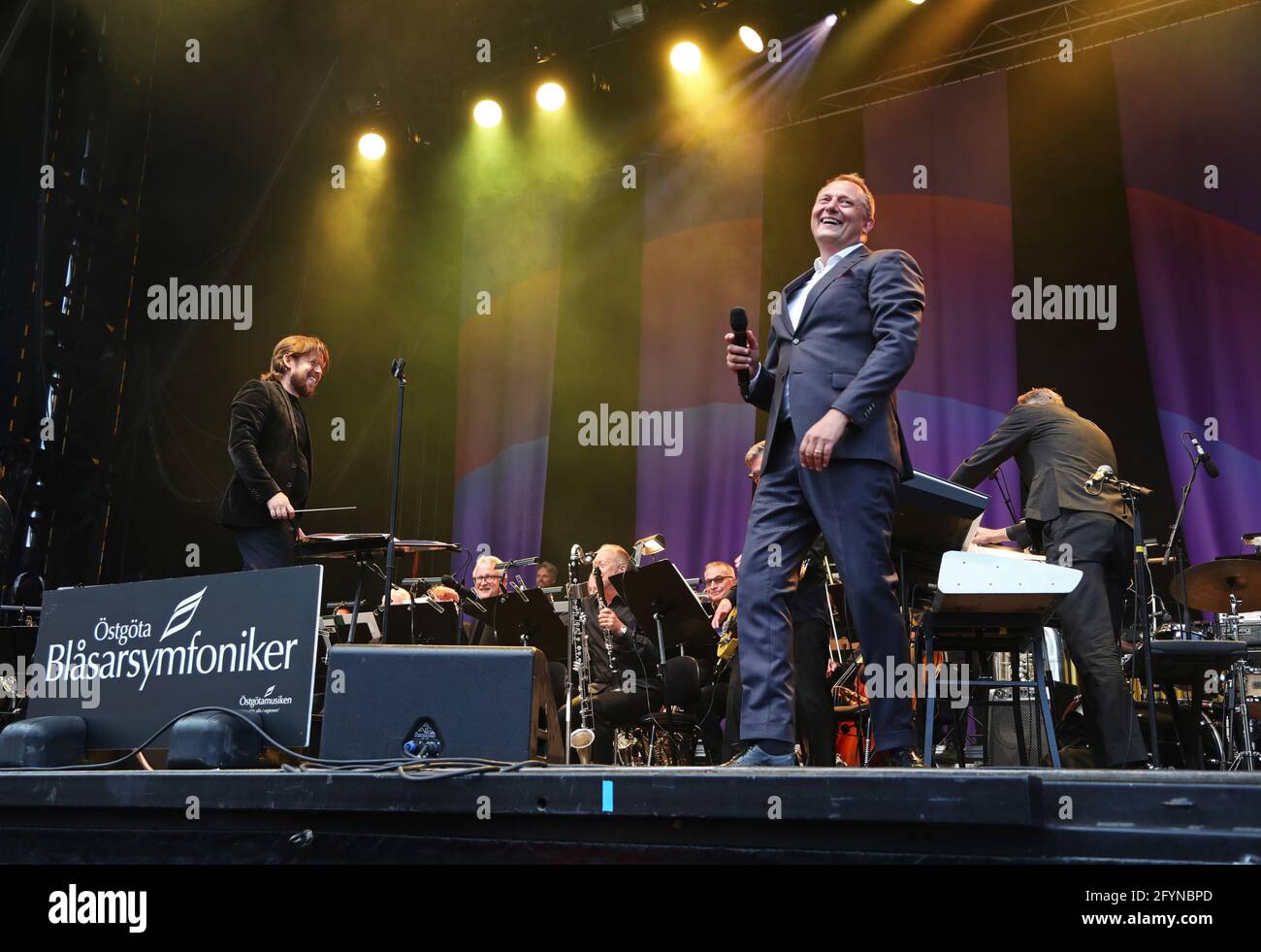 Magnus Carlson, singer and songwriter, during a concert Stock Photo - Alamy
